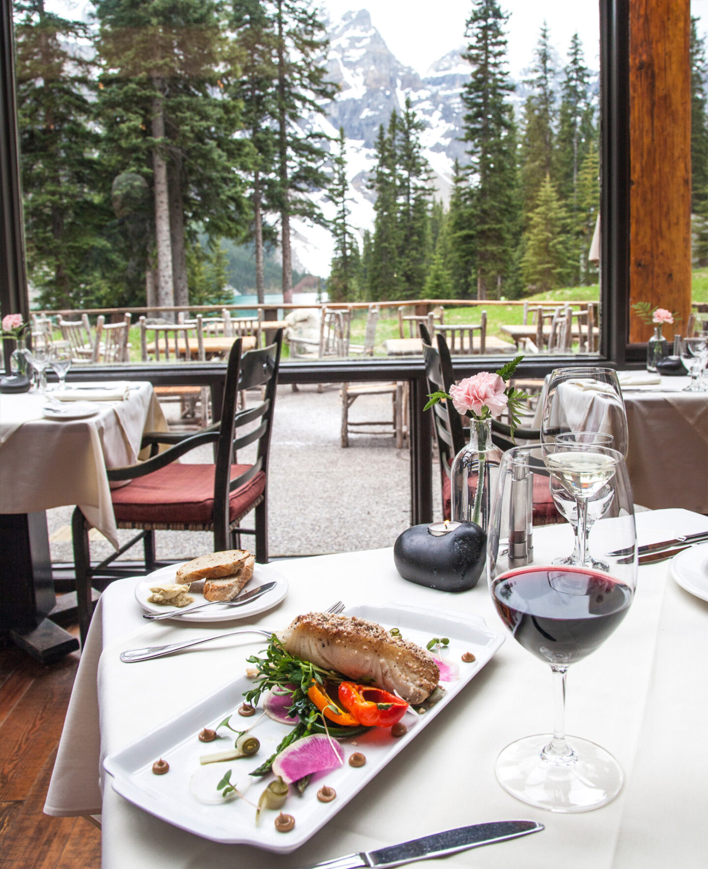 Moraine Lake Lodge | Luxury Lodge in the Rocky Mountains